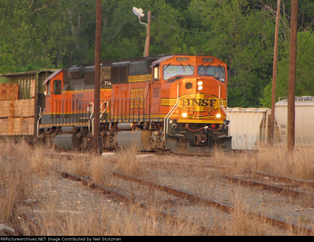 BNSF 8266
